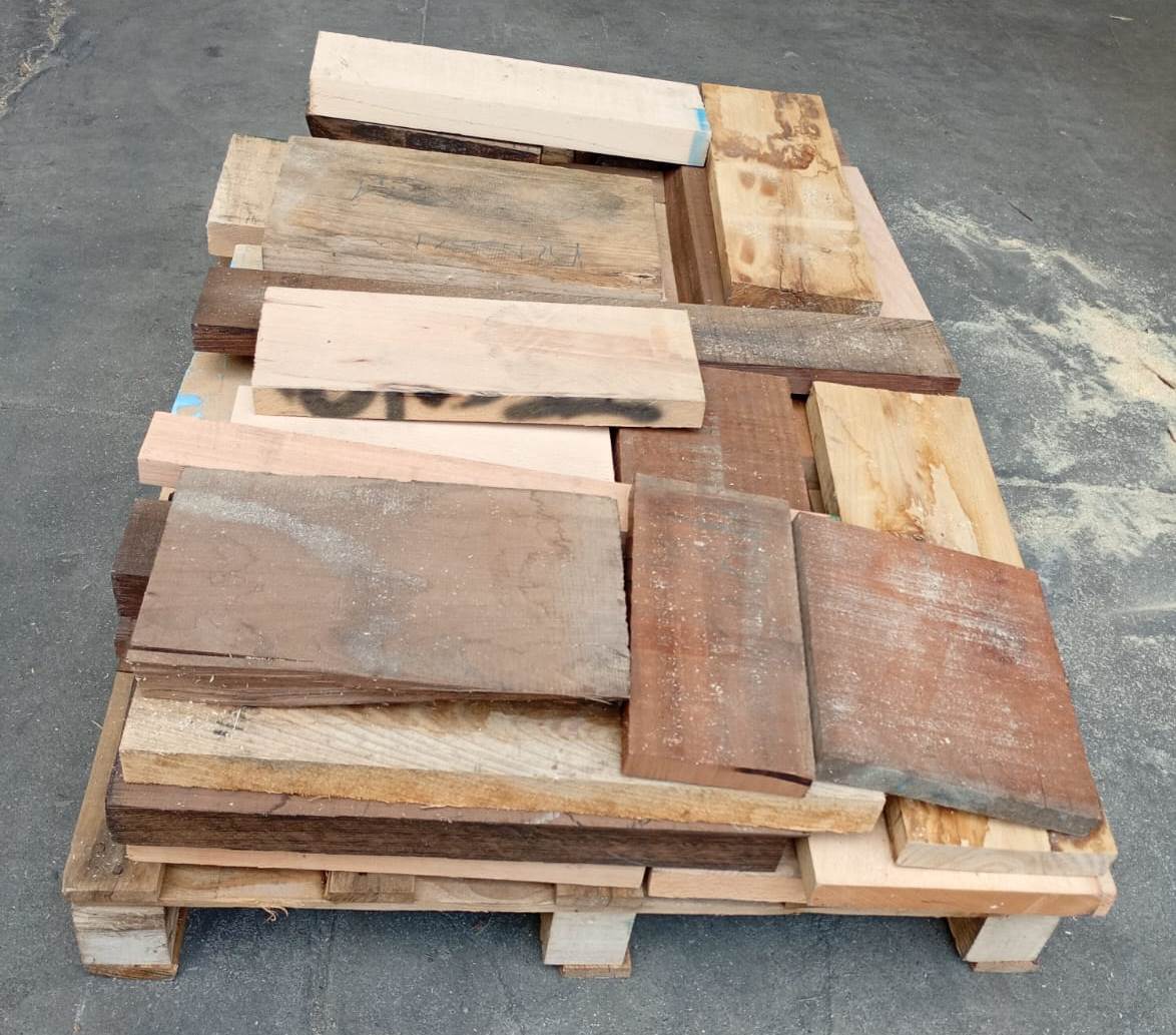 Promozioni per Fine Serie e STOCK: Bancale Tavole Legno Massello Varie ...